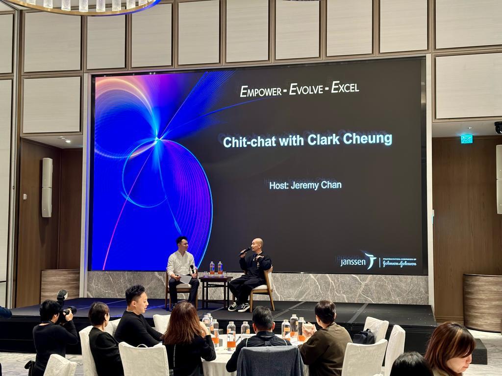 癌症資訊網慈善基金大使- 張嘉耀先生出席「楊森大藥廠」年度啟動大會 分享抗癌歷程 – 癌症資訊網